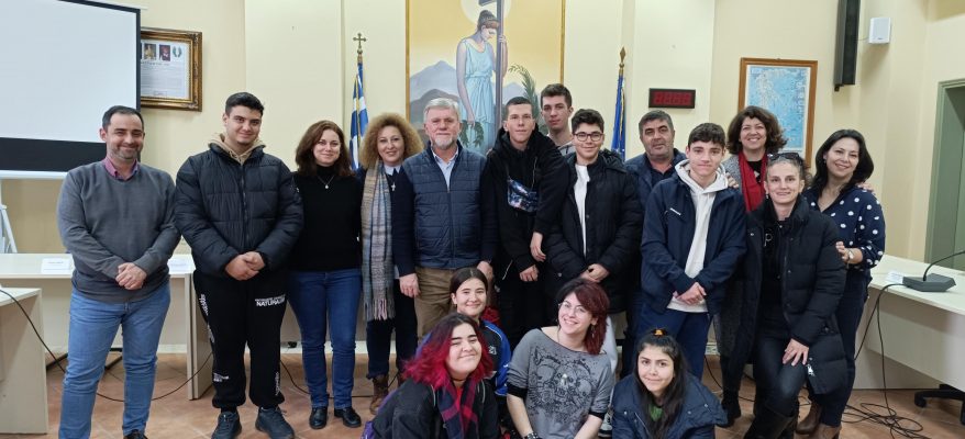 Το ΕΠΑΛ Παραμυθιάς στο δήμαρχο - Θεσπρωτική